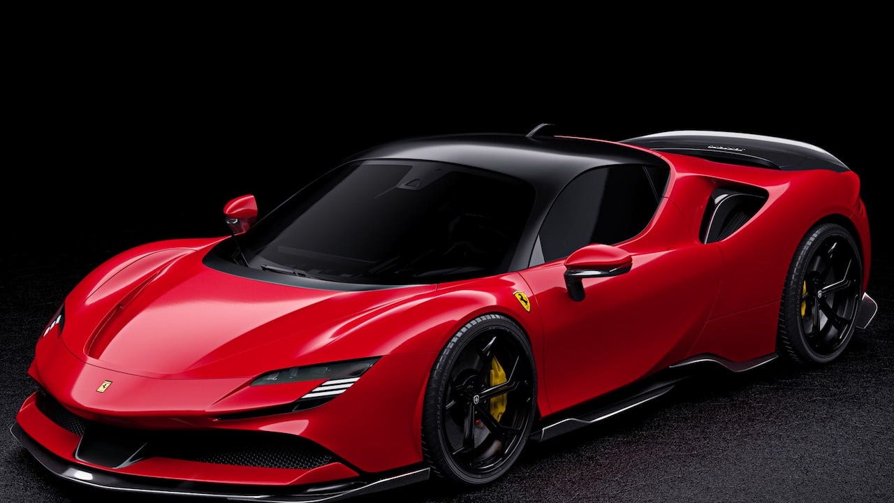 Ferrari SF90: libera tutta la sua forza bruta - MotorisuMotori.it