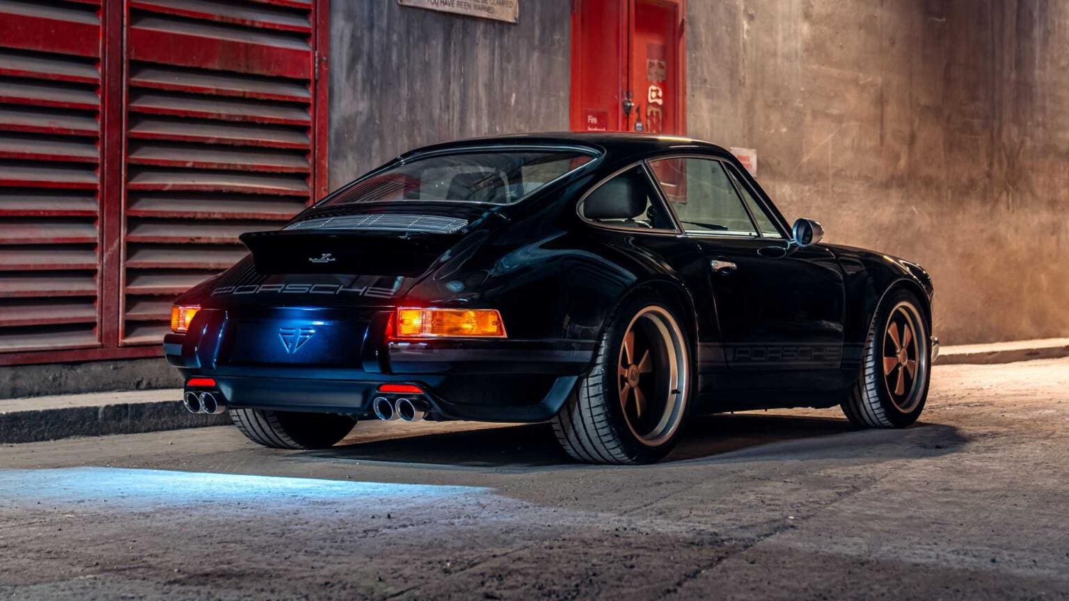 Porsche 911: questo restomod in fibra di carbonio vanta 400 CV ...