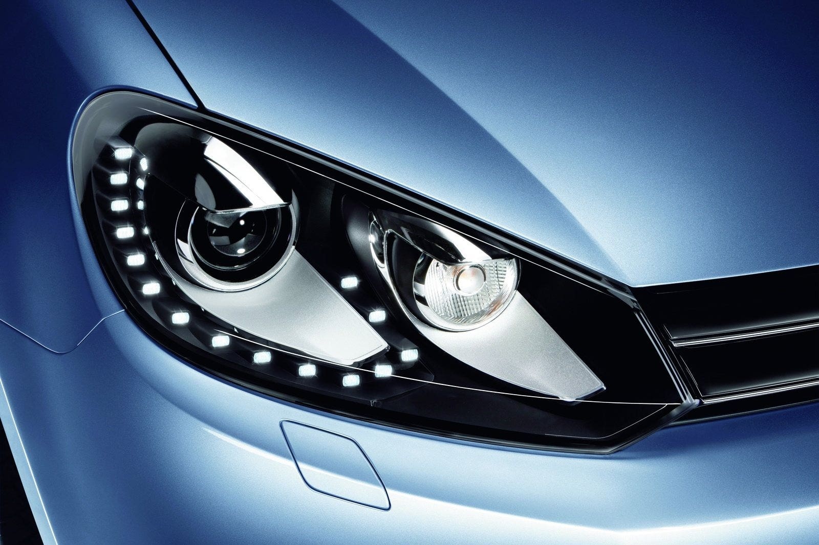 Volkswagen Golf super! Il restyling viene svelato - MotorisuMotori.it