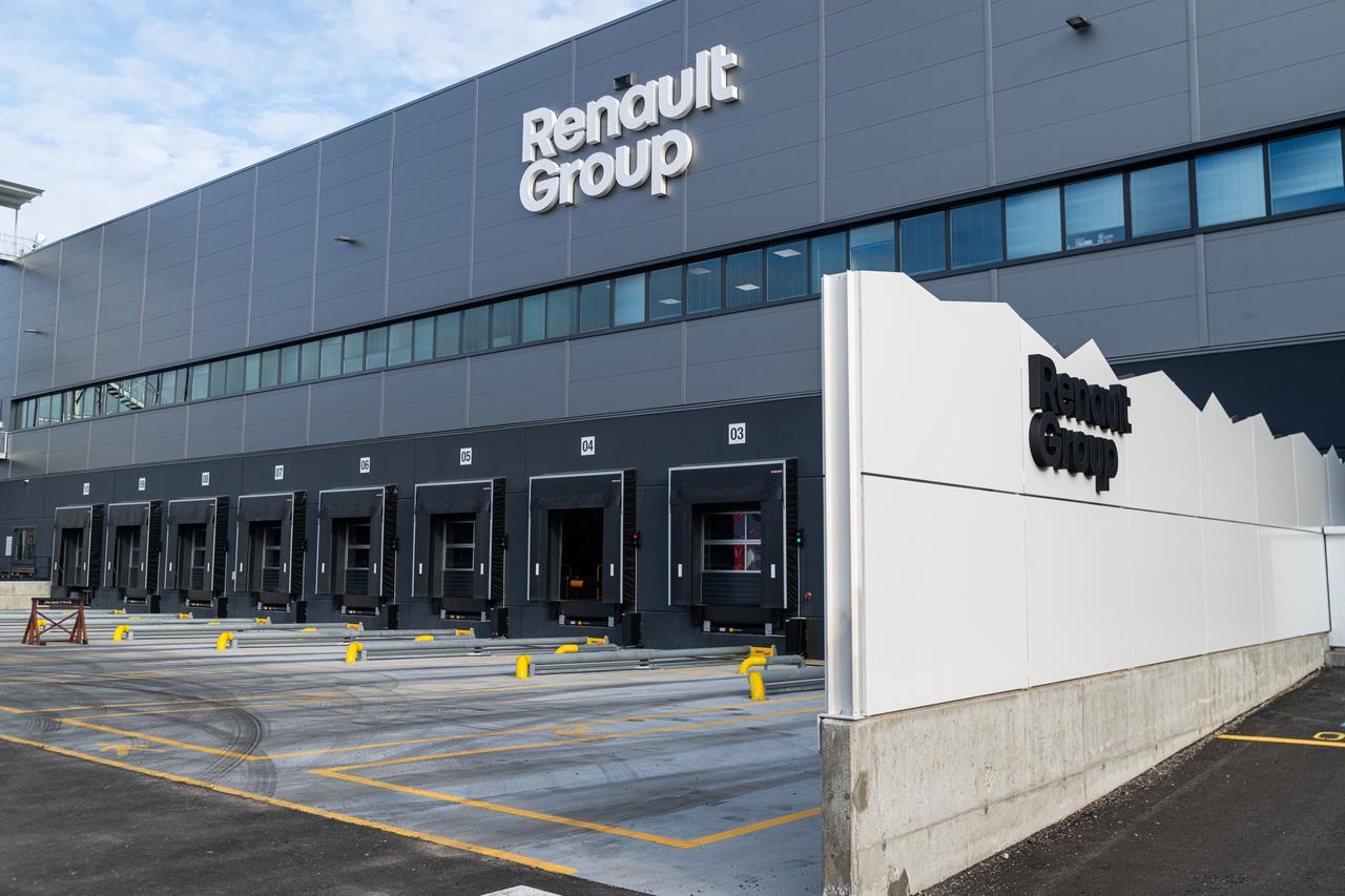 Renault apre un nuovo centro di distribuzione europeo in Italia ...