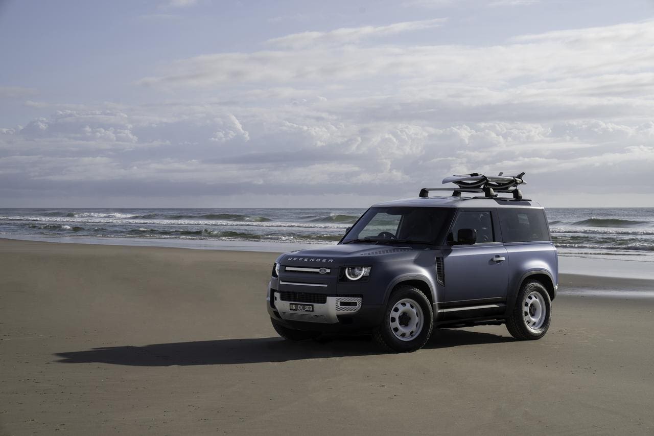Land Rover Defender Pacific Blue Edition: nuova versione speciale in ...