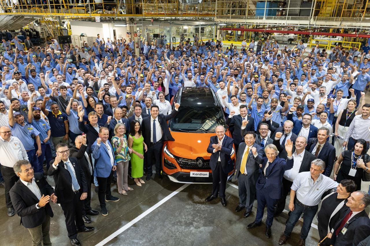 Renault prepara il lancio di un nuovo C-SUV per il mercato ...
