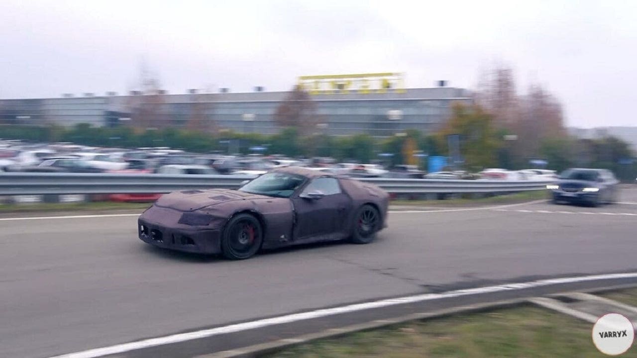 Ferrari F167: nuovo avvistamento per l'erede della 812 - MotorisuMotori.it