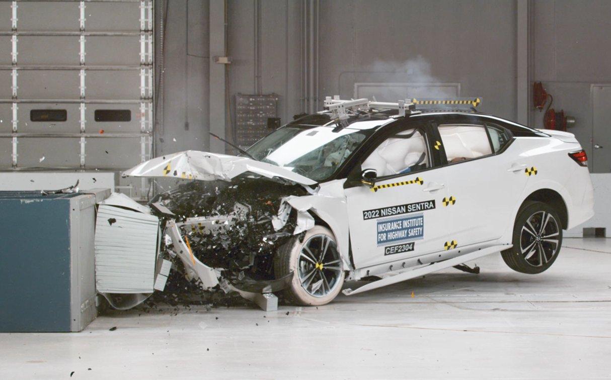 IIHS modifica i criteri di punteggio per il crash test anteriore ...