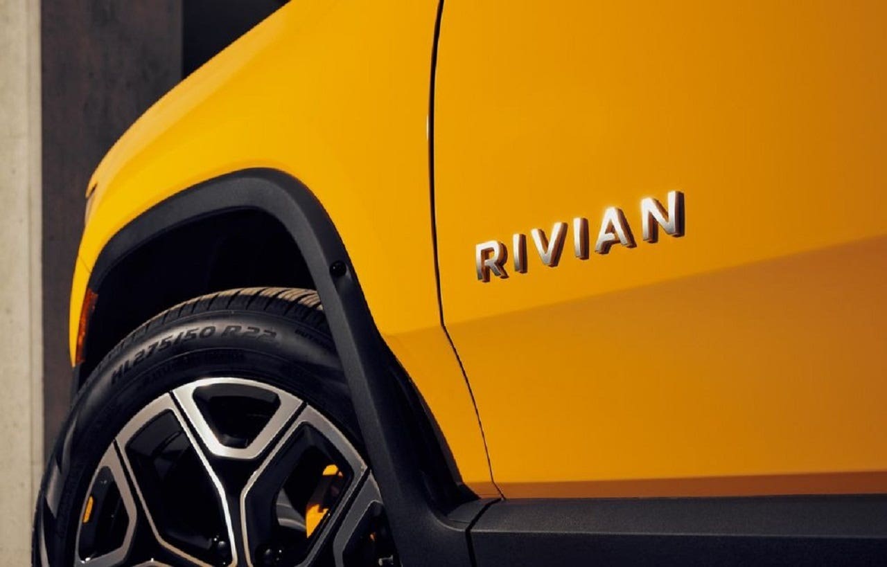 Rivian R2: il SUV anticipato da un video teaser - MotorisuMotori.it