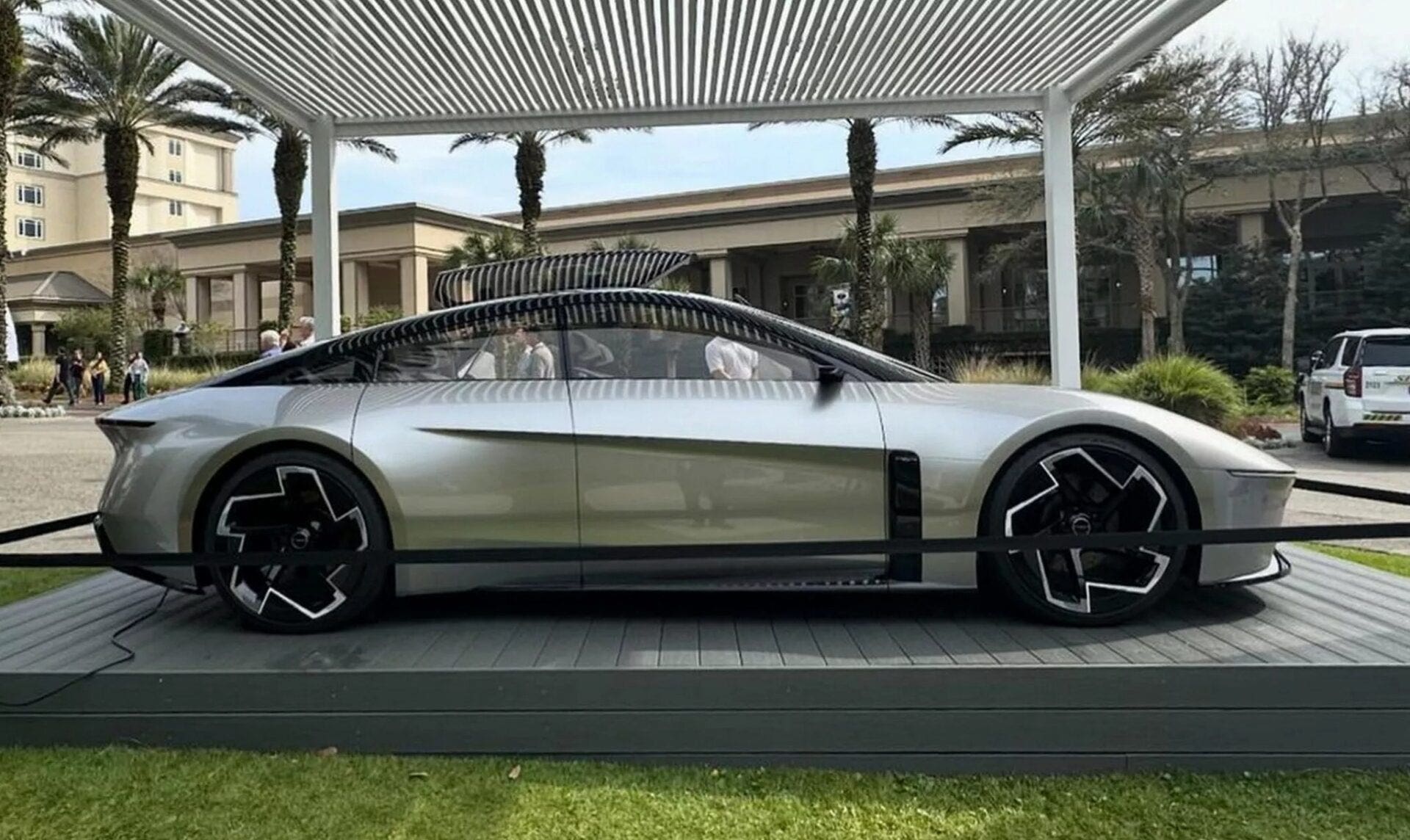 Chrysler Halcyon: la concept ha fatto il suo debutto in pubblico ad ...