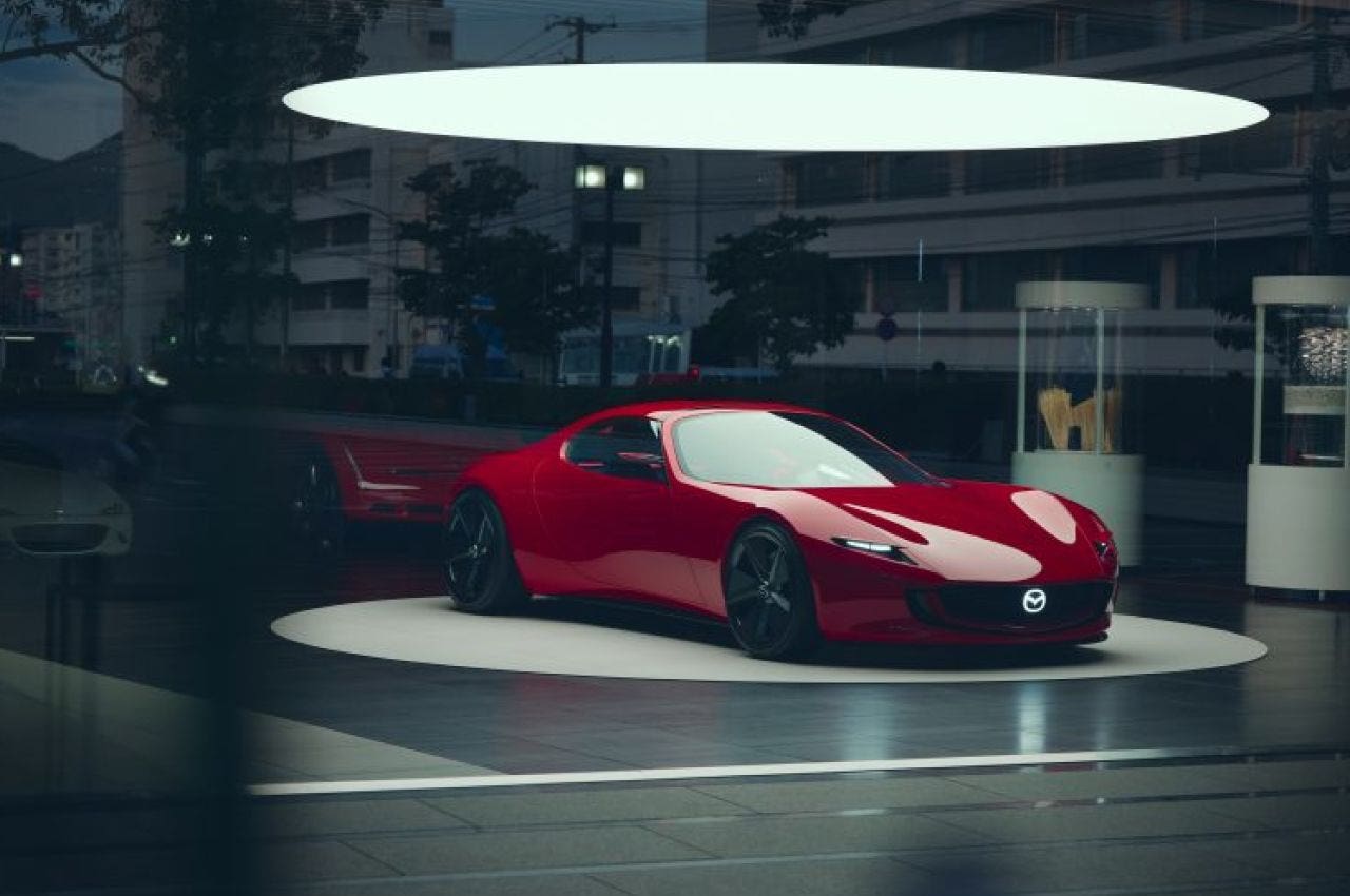 Mazda, nel 2026 un'auto da tre motori elettrici e oltre 350 CV ...