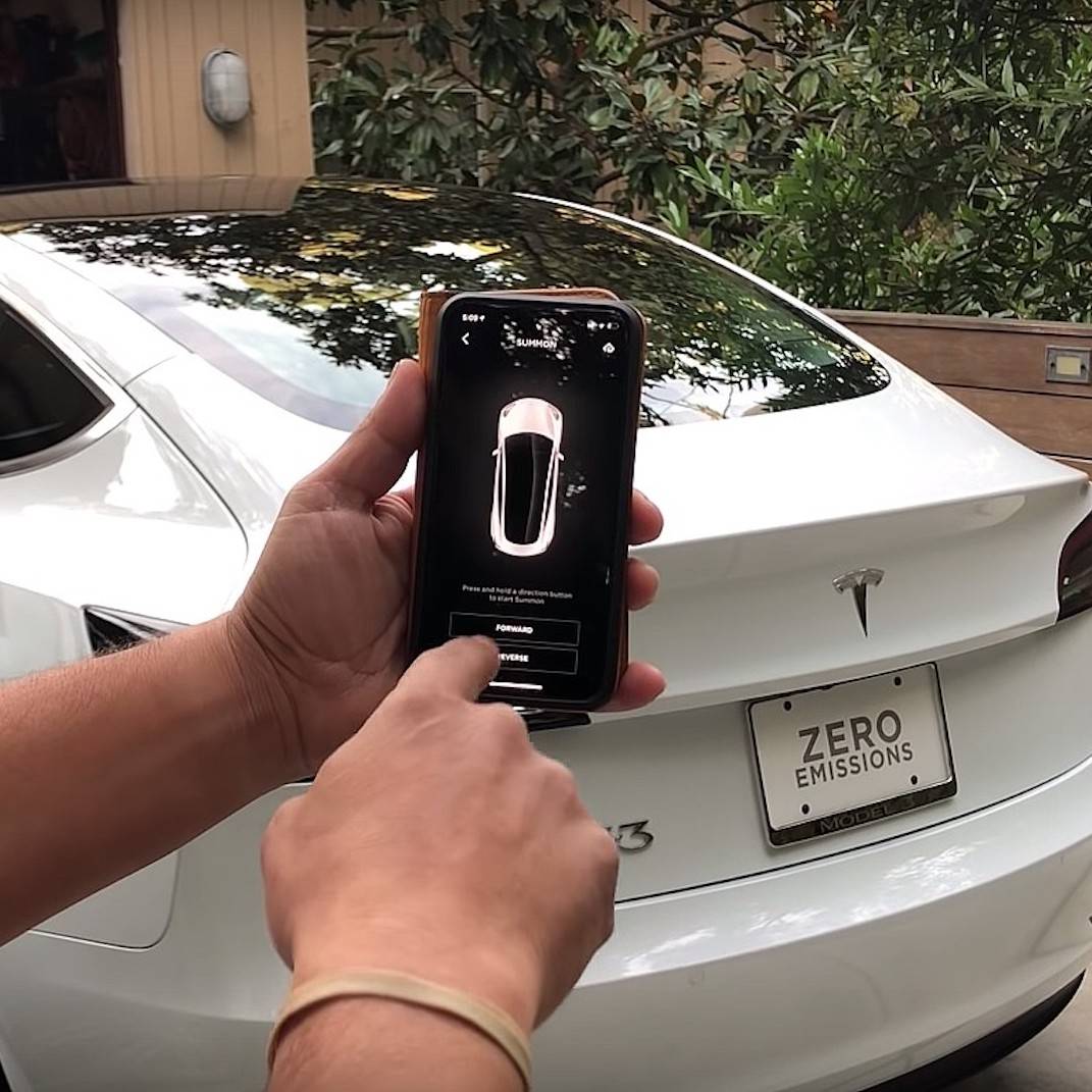 Tesla model 3 smart summon store