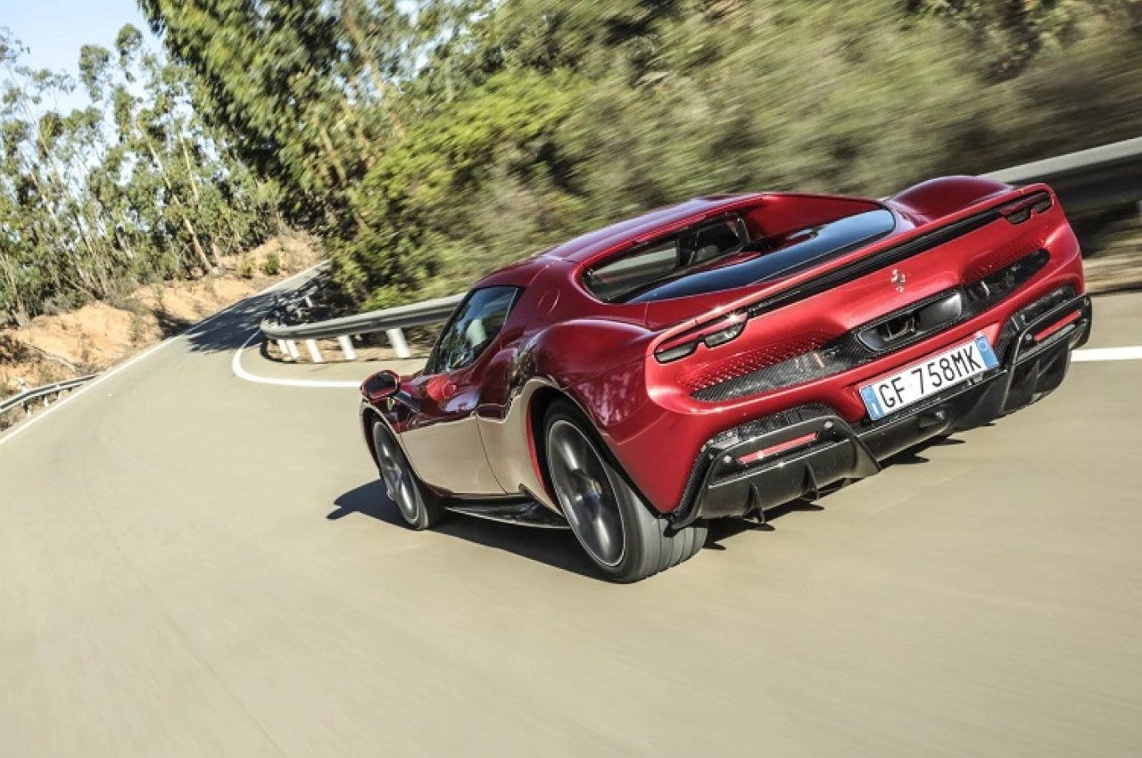 Ferrari 296 Versione Speciale, come sarà la supercar ibrida estrema ...