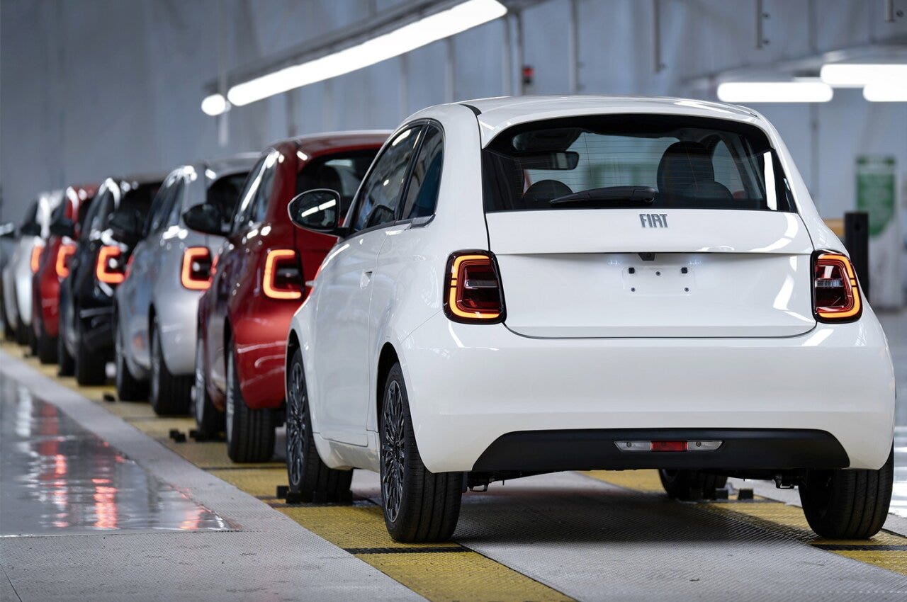 Stellantis, una settimana di stop a Mirafiori per la Fiat 500 Ibrida - MotorisuMotori.it
