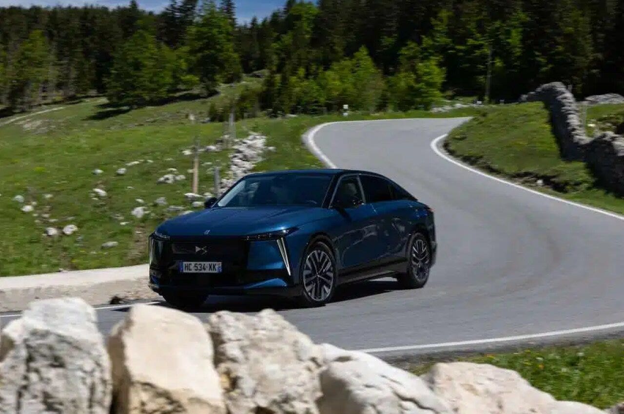 DS N°8, la proposta elettrica per la nuova ammiraglia non basta? Pronto il piano per l'ibrida ...