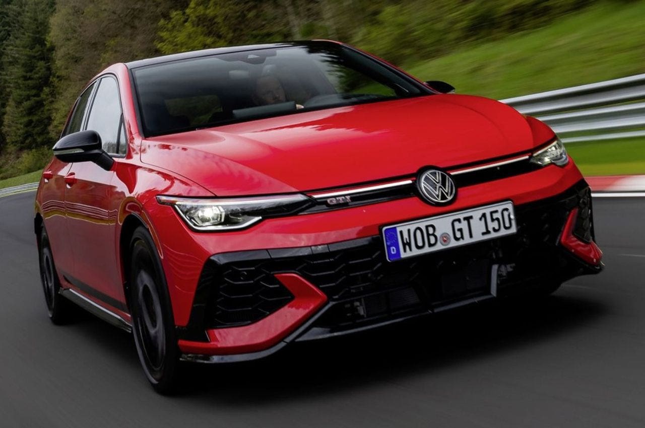 Volkswagen presenta la Golf GTI più potente di sempre da 325 CV ...