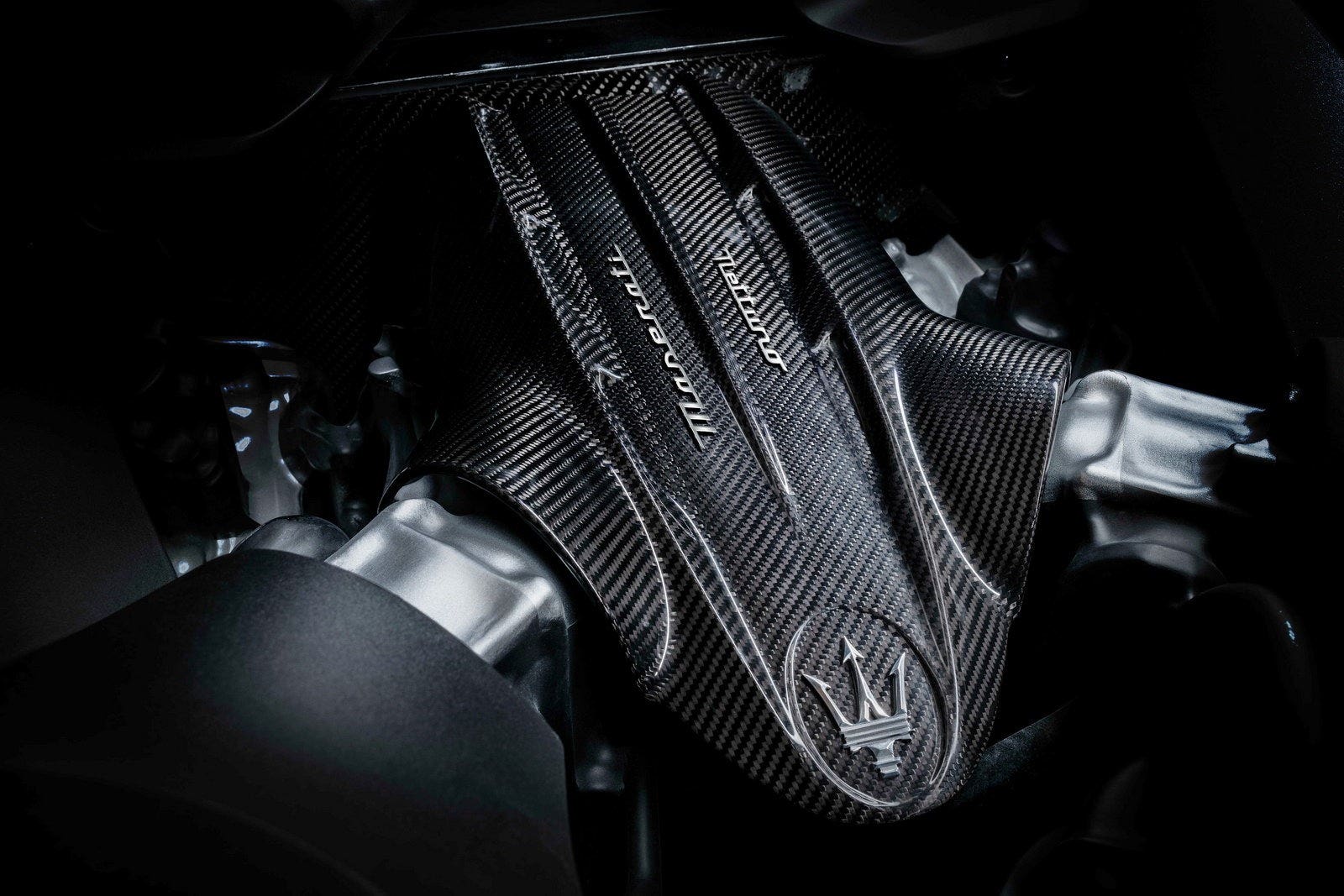 Le nuove Alfa Romeo Giulia e Stelvio Quadrifoglio con motore Maserati ...