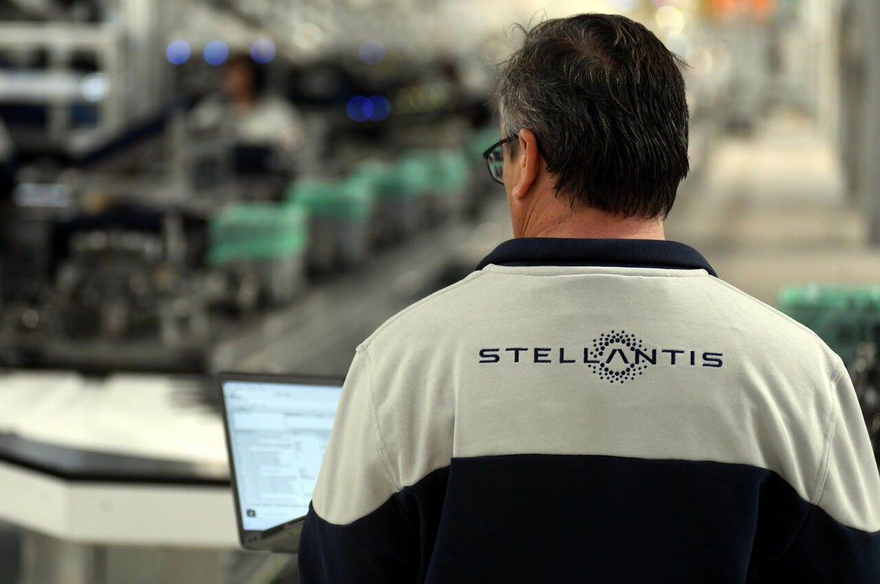 Stellantis Mirafiori, c'è vita oltre la Fiat 500 ibrida? I numeri del ...