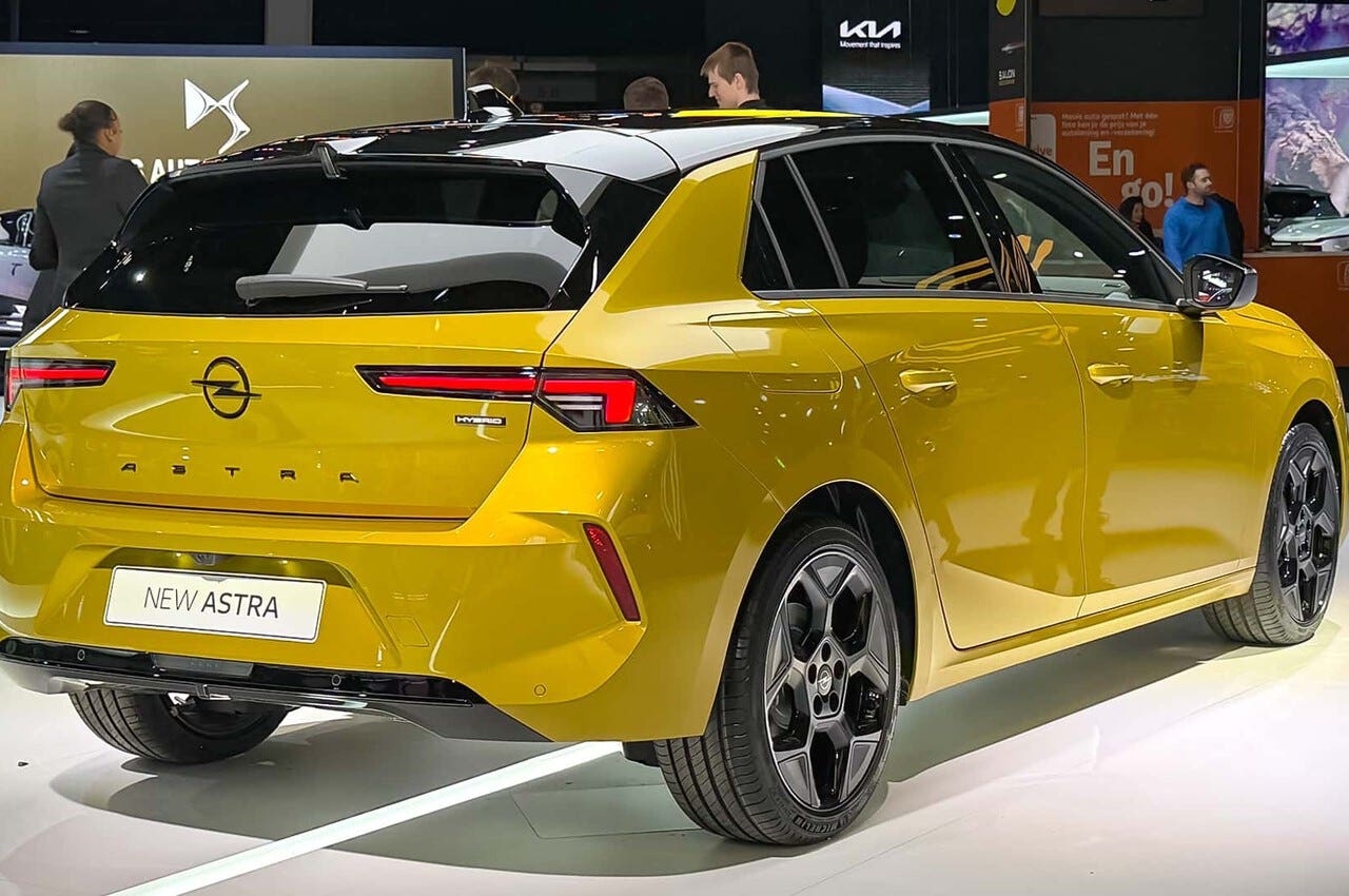 Opel Astra, cosa è cambiato con la "rinfrescata" per il 2026 ...
